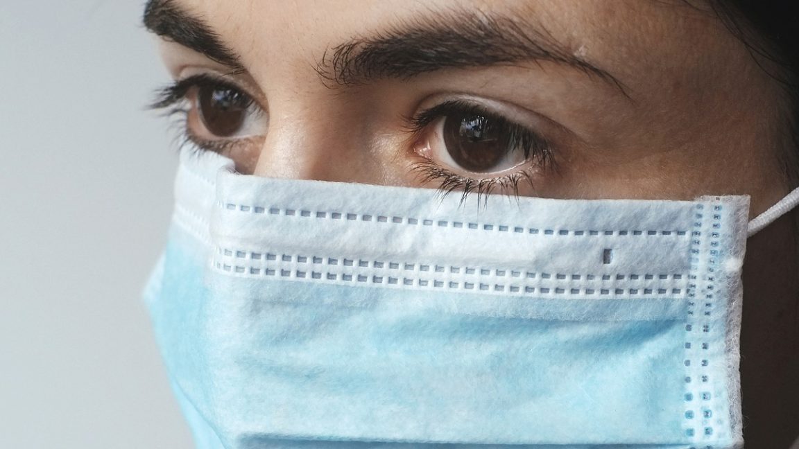 How to stop glasses from fogging with face mask?